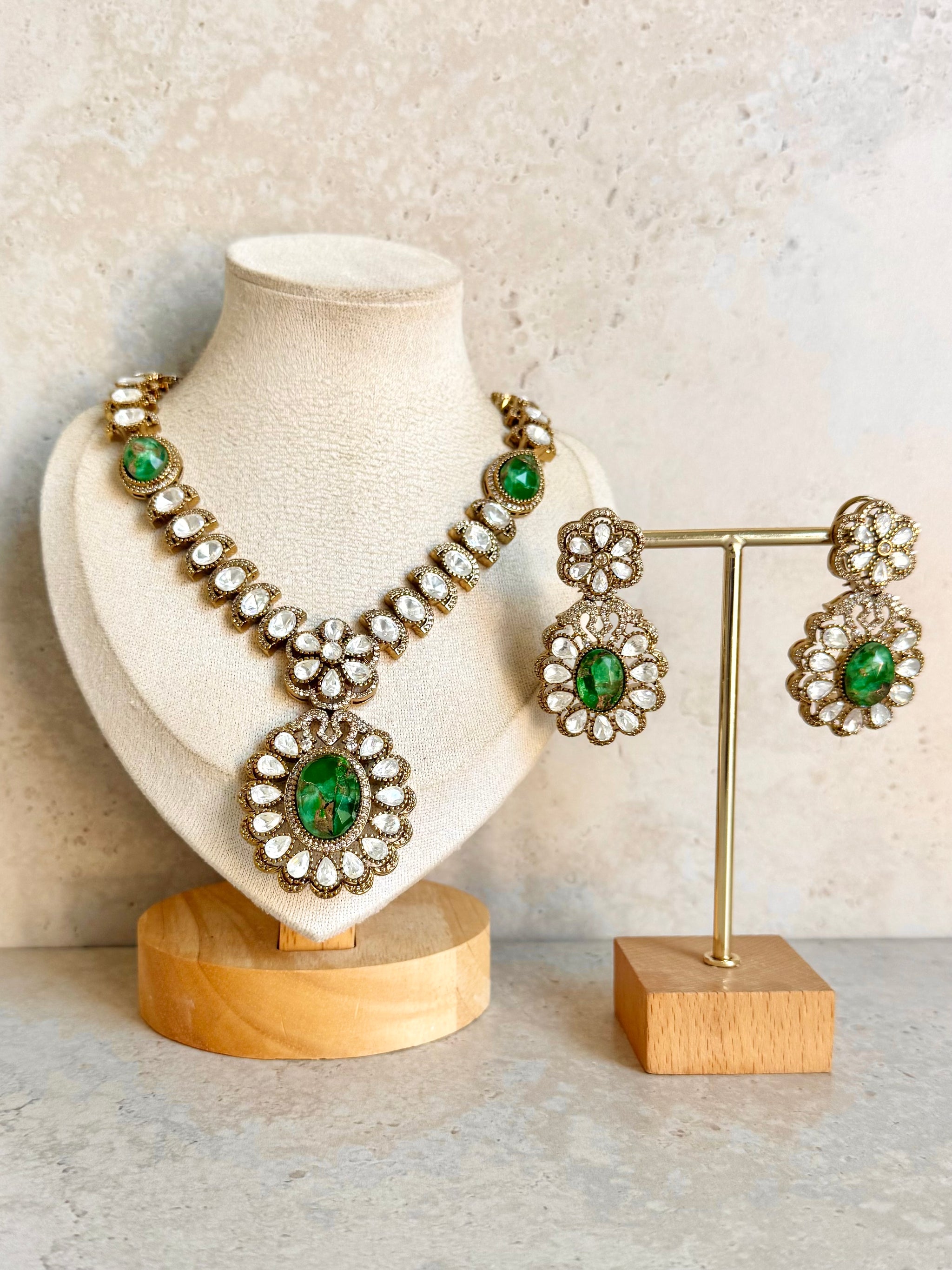 Noor Necklace Set